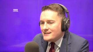 West Midlands Ambulance Service - BBC News