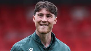 Jack Earing: Barrow sign midfielder from Walsall - BBC Sport