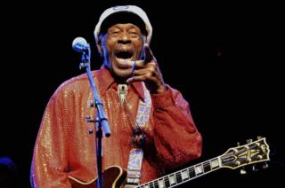 Chuck Berry: His colourful life in pictures - BBC News