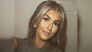 Demi Mabbitt: Arestio dyn wrth ymchwilio i farwolaeth menyw, 25 - BBC ...
