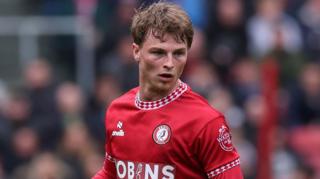 George Tanner: Bristol City defender signs new three-year contract ...