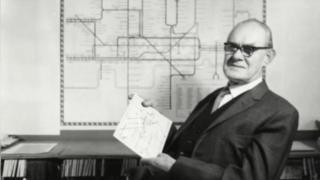 London Underground: Play tells map creator Harry Beck's story - BBC News