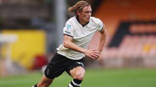 Ben Waine: Port Vale forward stays positive after being dropped - BBC Sport