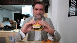 Germans to eat 'Erdogan-Burgers' again despite threats - BBC News