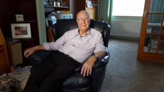 Bristol Blitz: Recalling the bombing, 75 years on - BBC News