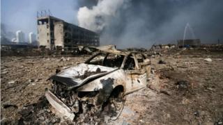 China explosions: Dozens killed in Tianjin port blasts - BBC News