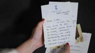'Intimate' Princess Diana letters go under hammer - BBC News