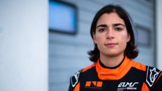Jamie Chadwick in top-level Le Mans hypercar reserve role - BBC Sport