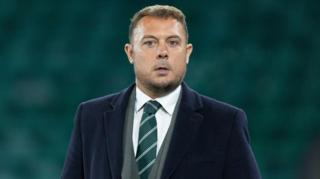 Chief executive Kensell departs Hibs - BBC Sport
