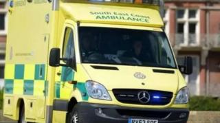 Secamb: Ambulance service wants volunteer first responders - BBC News