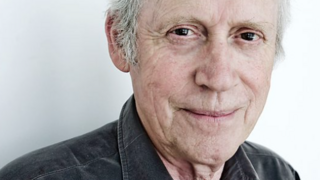 Folk musician and BBC presenter Archie Fisher dies aged 86 - BBC News