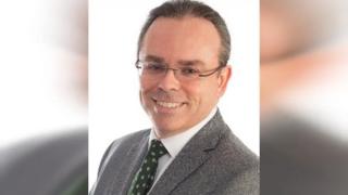 Recruiting staff 'biggest issue' says Somerset Council boss - BBC News