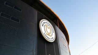 Milton Keynes Dons' new crest a 'nod to iconic roundabouts' - BBC News