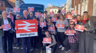 Wellington and Cullompton railway stations approved - BBC News
