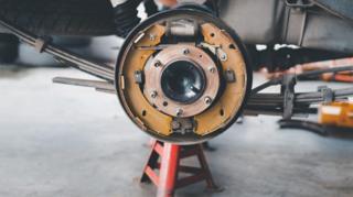 Car brake pads to change under new rules to curb pollution - BBC News