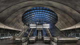 Tube: Jubilee line extension celebrates 25 years - BBC News