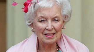 June Whitfield: Absolutely Fabulous cast attend beloved co-star's ...