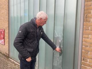 How London's soaring service charges are hitting homeowners - BBC News