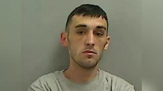 Early jail release of inmate who killed hours later reviewed - BBC News