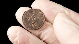 Rare Anglo-Saxon coin bought by Exeter museum - BBC News