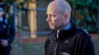 Hackney shooting: Victim named locally as Lianne Gordon - BBC News
