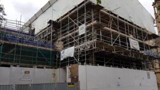 Wakefield's former crown court to be transformed into arts venue - BBC News