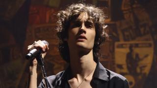 The two sides of Sombr, the singer sparkling through the sadness - BBC News