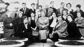 Original Coronation Street star Philip Lowrie dies - BBC News