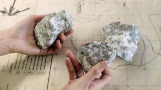 Extraction from Scotland's only gold mine ramped up - BBC News