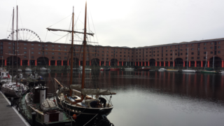 The fall and rise of Liverpool docks - BBC News
