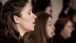 Glasgow gathering of gold medal-winning Gaelic singers - BBC News