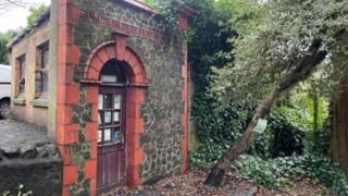 Penzance loo with a view sells for £169,000 - BBC News