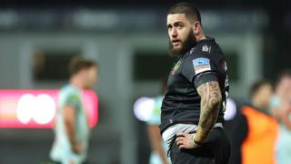 Jimmy Roots: Exeter Chiefs prop signs new deal with Prem club - BBC Sport