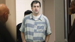 Walter Scott shooting: Family agrees $6.5m settlement - BBC News