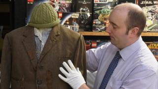 Compo costume from Last of the Summer Wine up for auction - BBC News