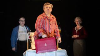 Michael Sheen in his element as NHS founder Nye Bevan say theatre ...