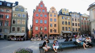 What really happened when Swedes tried six-hour days? - BBC News