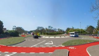 Cambridge's Dutch-style roundabout: Why all the fuss? - BBC News