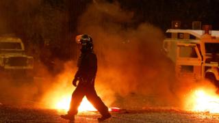 NI riots: Police fire water cannon while under attack in Portadown ...