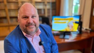 Heart of Swindon plan includes 'student village' - BBC News