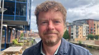 Waste shark drone to clean canals and rivers in Leeds - BBC News