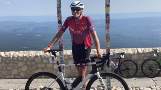 Ex-Wolves player Geoff Thomas completes Tour De France challenge - BBC News