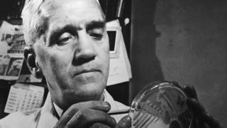 Sir Alexander Fleming and the discovery of penicillin - BBC Newsround