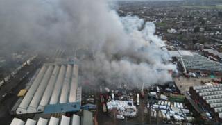 Cause of Wolverhampton factory fire remains undetermined - BBC News