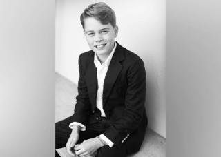 New Prince George photo released on his 11th birthday - BBC News