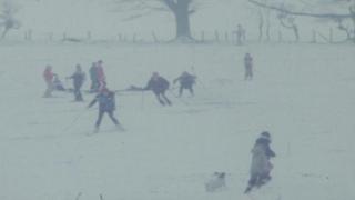 The 1982 blizzard when it snowed for 36 hours - BBC News