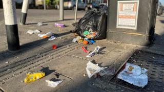 Litter levels across Wales at a crisis point, warn campaigners - BBC News