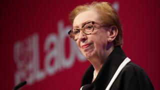 Tim Martin: Wetherspoon boss knighted in New Year Honours - BBC News