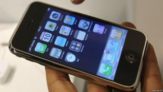 50 years since the first mobile phone call! - BBC Newsround