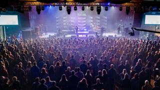 In pictures: BBC 6 Music festival takes over Greater Manchester - BBC News